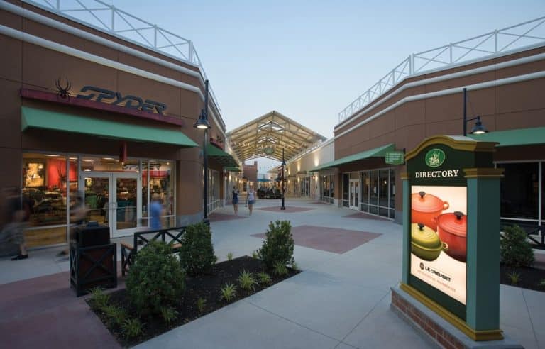 Philadelphia Premium Outlets - Malls.com