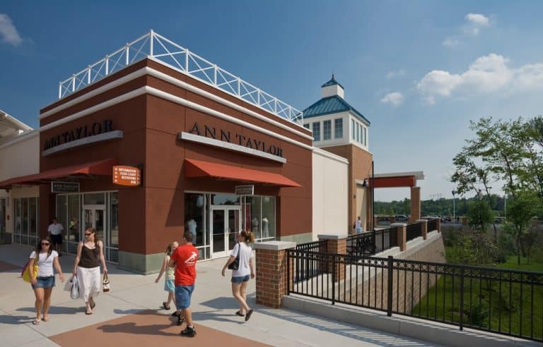 Philadelphia Premium Outlets - Malls.com